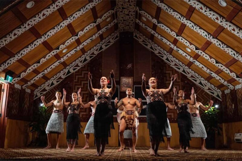 Te Puia: Te R Guided Day Tour + Haka Cultural Performance - Key Points