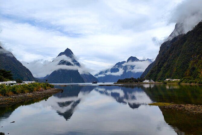 TeAnau to Queenstown via Milford Sound Tour with Cruise and Lunch - Experience the Highlights of Fiordland on the Te Anau to Queenstown Tour with Milford Sound Cruise
