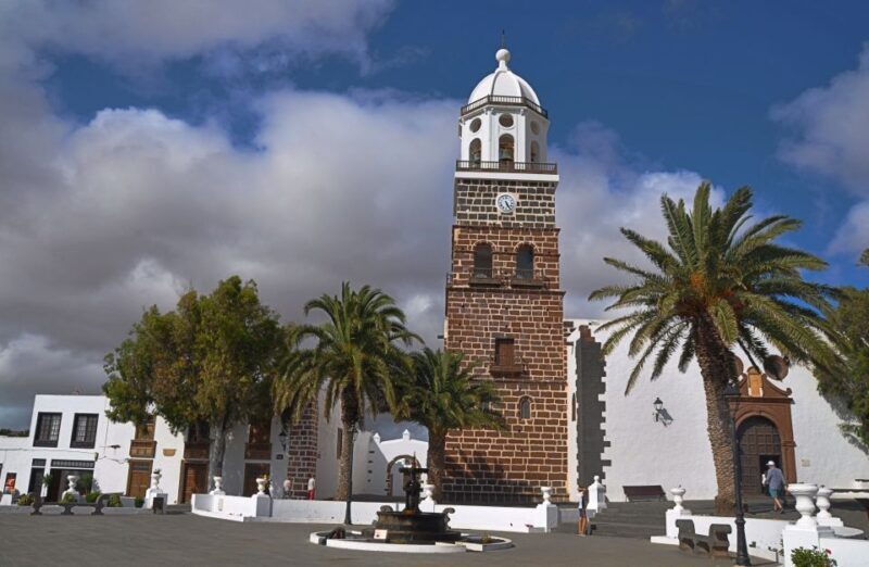 Teguise: Market and César Manrique Foundation Tour - A Closer Look at the Tour Experience