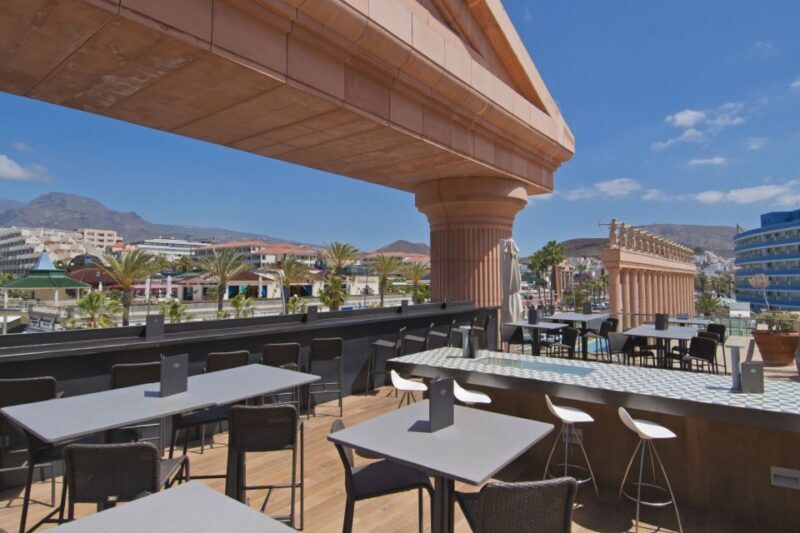 Tenerife: Hard Rock Cafe Set Menu Lunch or Dinner & Drink - Who Is This Experience Best For?