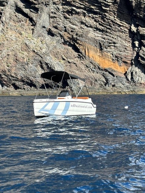 Tenerife: rent a boat without license - Snorkeling and Refreshments