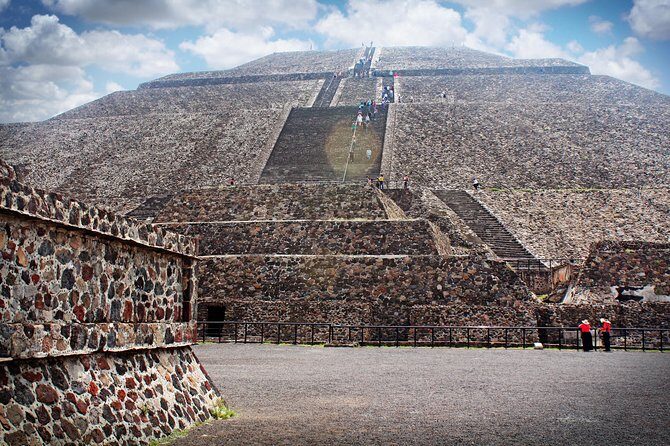 Teotihuacan & Basilica Guadalupe Tour with lunch - Key Points