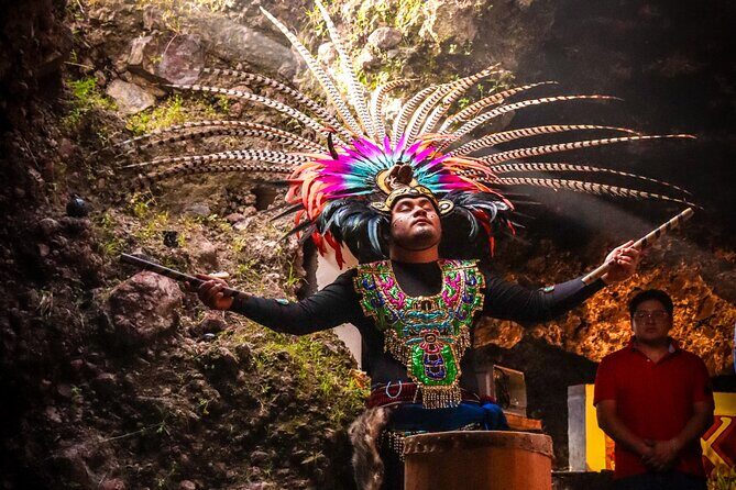 Teotihuacan guided tour, cave breakfast with CDMX transportation - Key Points