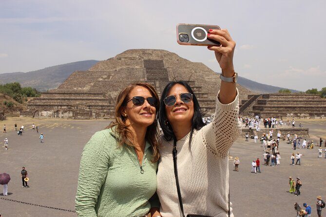 Teotihuacan guided tour, cave breakfast with CDMX transportation - FAQ