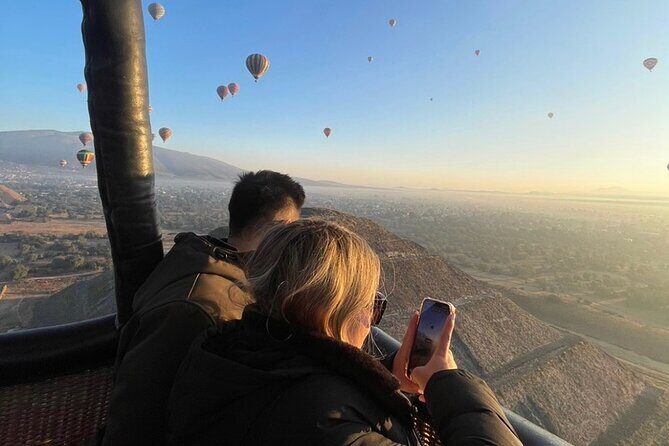 Teotihuacán Mexico balloon flight, breakfast and transportation - Key Points