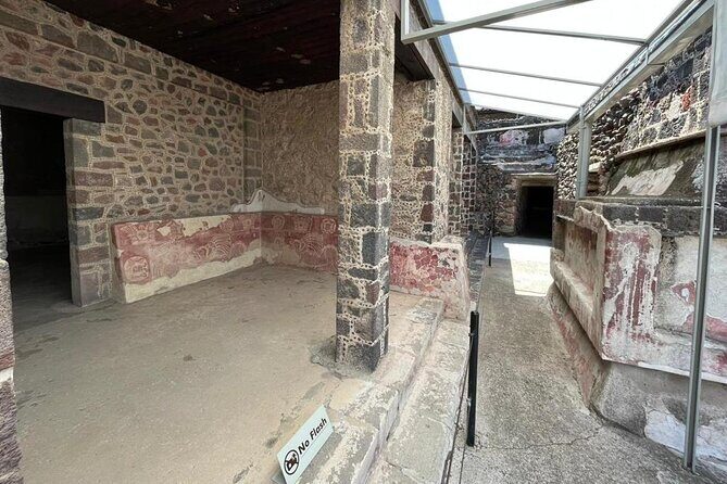 Teotihuacan Pyramids Tour from Mexico City - The Obsidian House and Local Culture