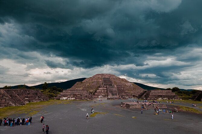 Teotihuacán Pyramids Tour, Guadalupe Sanctuary and 3 cultures - An In-Depth Look at the Experience