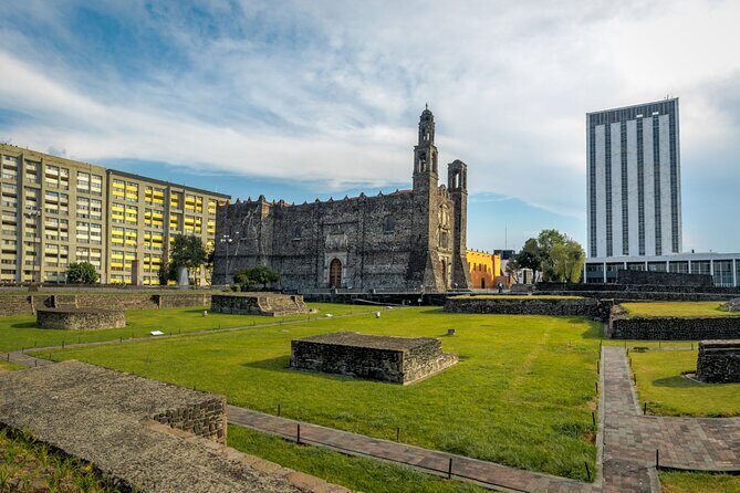 Teotihuacan ruins and Guadalupe Basilica Guided Tour Experience - Introduction