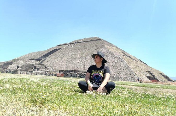 Teotihuacan with guide + Breakfast in LA CUEVA + Transportation from CDMX - The Value of This Tour