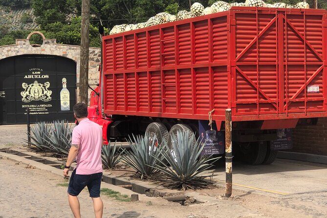 Tequila Jalisco Full Day Tour from Puerto Vallarta - Distillery Visits: La Guarraña and Casa Sauza