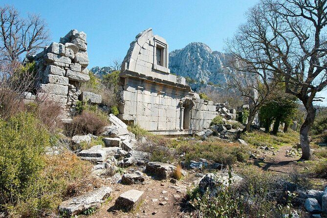 Termessos, Antalya Museum, and Kaleici Day Tour - Wandering through Kaleici: Antalya’s Historic Heart