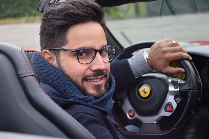 Test Drive in Maranello Ferrari California T 560cv - Authenticity and Customer Insights