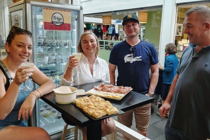 Testaccio Quarter Market and Pyramid Food and Sightseeing Tour - Key Points