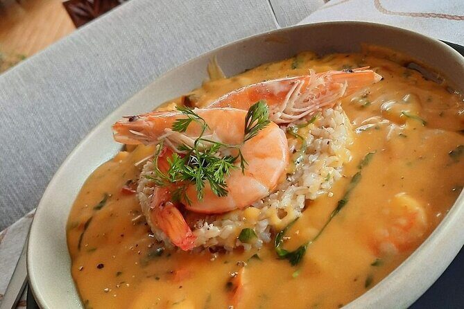 The Art of Eating and Making Friends - A Cozy Culinary Journey in Porto’s Heart