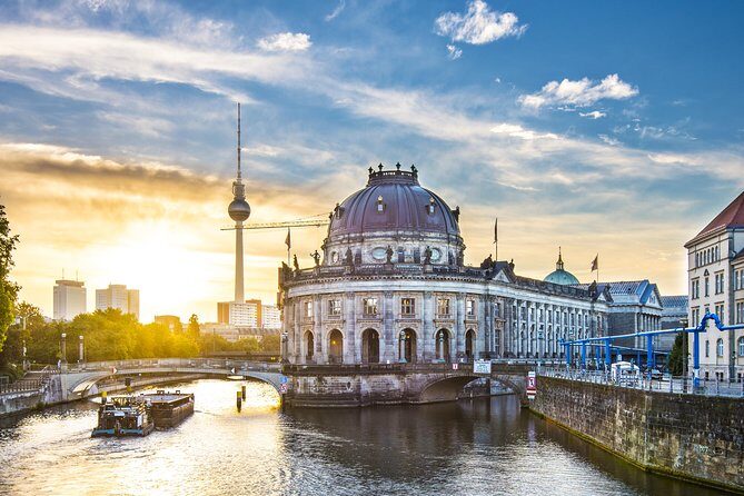 The Best Private Berlin Tour with a Car, Tour Guide and Pick up - The Experience: What You Can Expect