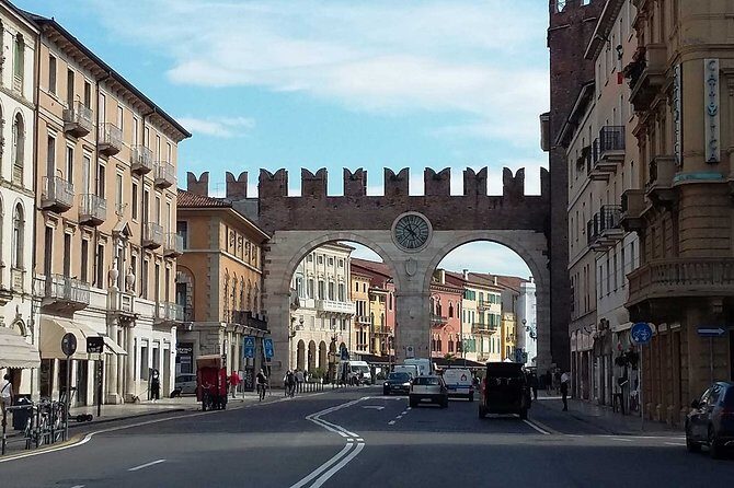 The city of Romeo and Juliet: A self-guided audio tour through Verona - Accessibility and Suitability