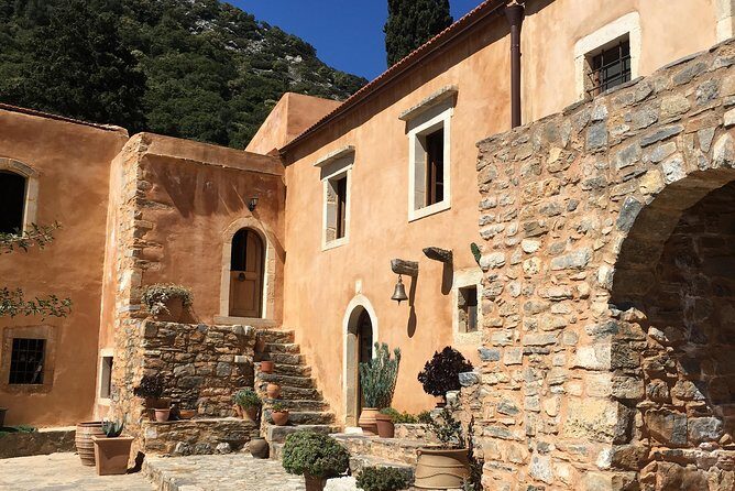 The Cretan Way of Life at the mountains of Rethymno (Mylopotamos) - Key Points