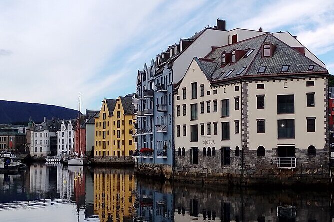 The Essence of Ålesund Self-Guided Walking Tour - Deep Dive into the Experience