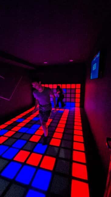 The Floor is Lava in Tirana Escape Room - Key Points
