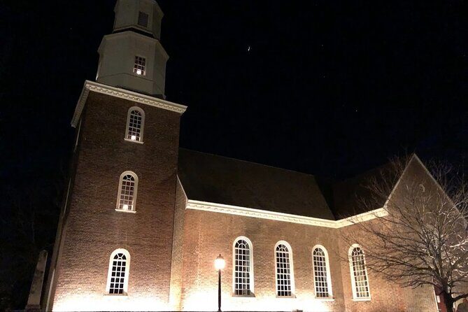 The Ghost Tour Boos and Booze Haunted Pub Crawl - Group Dynamics and Practicalities