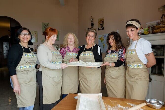 The grandmothers of Commerce Square. The taste of old traditions - Key Points