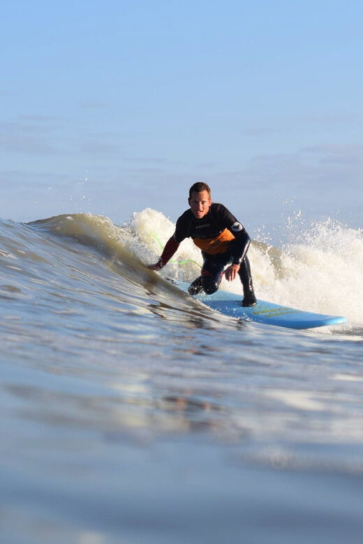 The Hague: Beginner's Surf Lesson Adults - Introduction to Surfing in Scheveningen