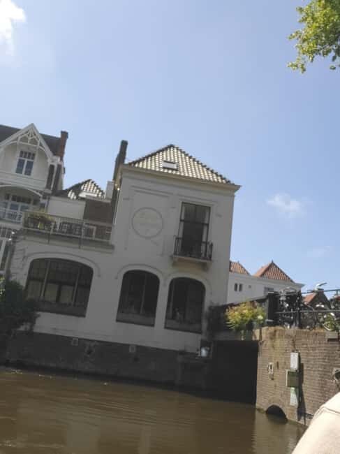 The Hague: Canal Cruise with Live Guide Winter edition - The Experience in Detail