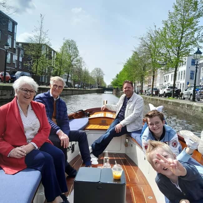 The Hague: individual tickets for an electric boattour! - What to Expect During the Tour