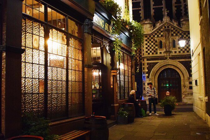 The Haunted Pubs of Old London: Small Group Tour - An In-Depth Look at the Tour