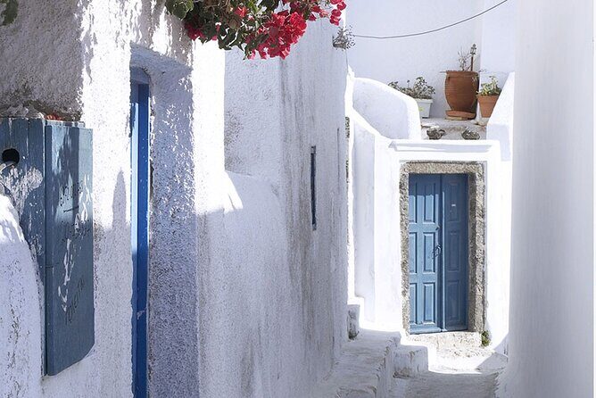 The Highlights of Santorini on a Mini Bus Daily Sunset Tour - A Closer Look at the Itinerary