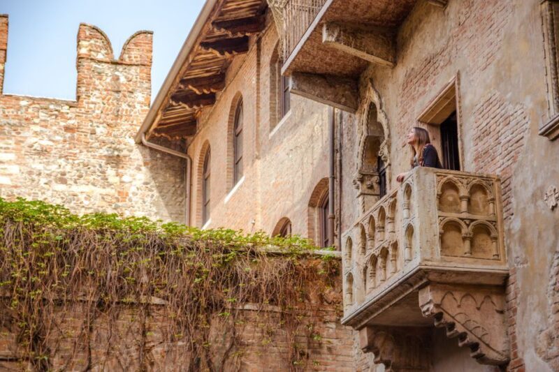 The Highlights of Verona Small Group Walking Tour - Key Points