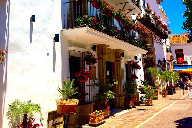 The Magic Coins of Marbella: Outdoor Escape Adventure - Exploring Marbella with a Twist: What the Tour Offers