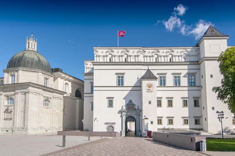 The Majestic and Royal Vilnius Private Walking Tour - What to Expect During the Tour