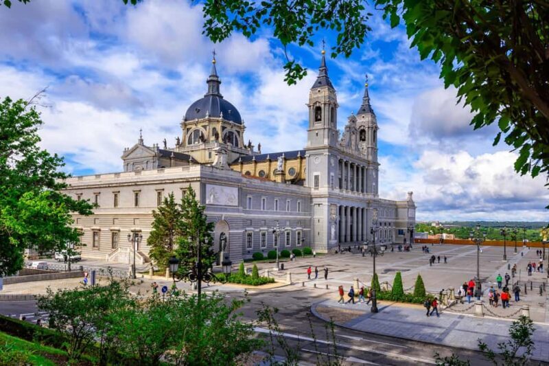 The Most Complete Tour of Madrid: Austrias, Cathedral, Palace - Local Guides - The Experience and Practicalities