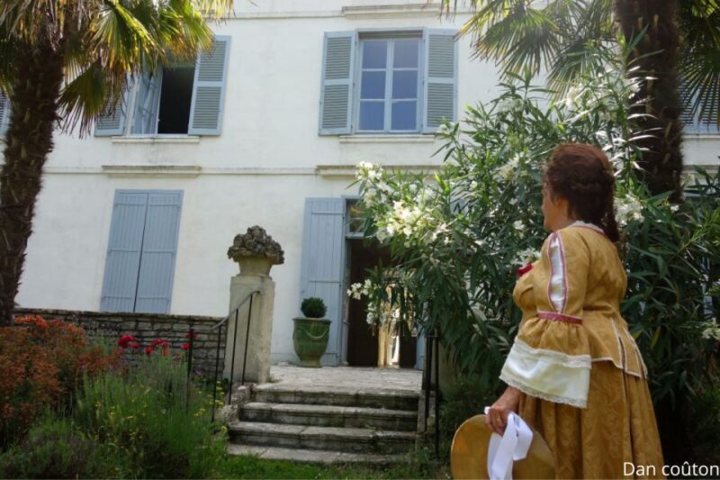 The Opulence of La Rochelle Merchants in the 18th Century - The Appeal of the Theatrical Guide