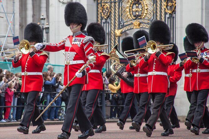 The Original Royal Changing of the Guard Experience - Key Points