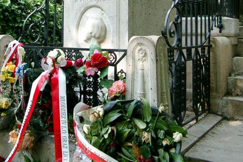 The Père Lachaise Cemetery: Guided 2-Hour Small-Group Tour - Why Choose This Tour?