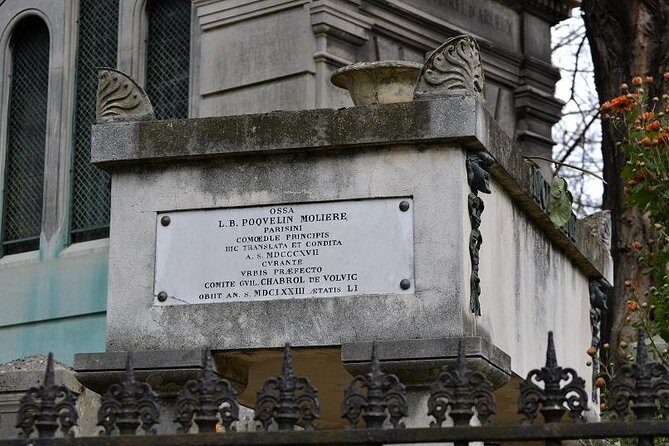 The Pere Lachaise Cemetery Private Tour - The Value of a Private, Guided Tour