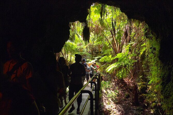 The Real Big Island: Volcanoes, Waterfalls, Beaches & Lunch - Key Points