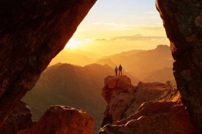 The Roque Nublo Base Camp Experience: Hiking, Picnic and Climbing - Key Points