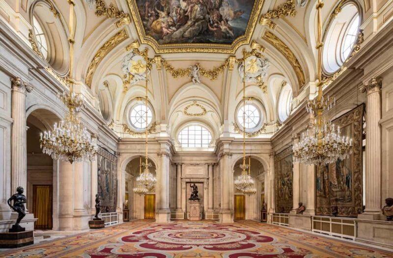 The Royal Palace of Madrid: Small Group Guided Tour - Meeting Point and Logistics