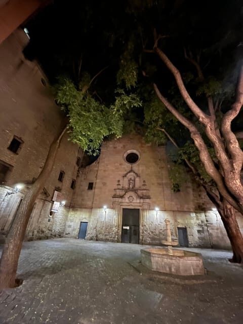 The Timeless Beauty of Barcelonas Gothic and Born Quarters - Exploring the Gothic Quarter: A Walk Through Medieval Barcelona