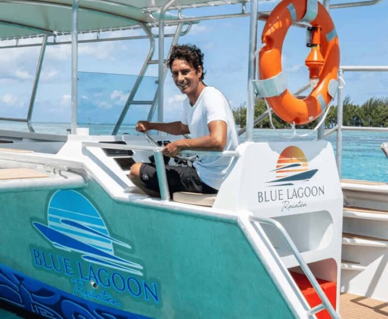 The Vanilla tour of Taha'a in a comfy outrigger canoe - Key Points