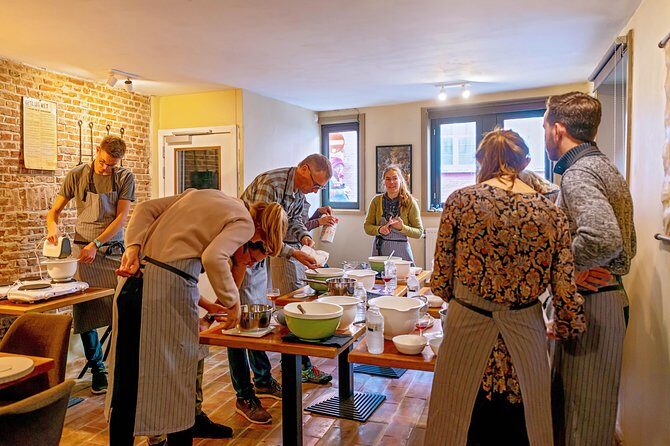 The Waffles 'n Beer Workshop in Bruges Centre - Key Points