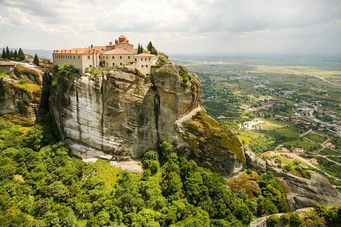 Thessaloniki to Meteora  Private Day Trip - Exploring the Meteora Experience