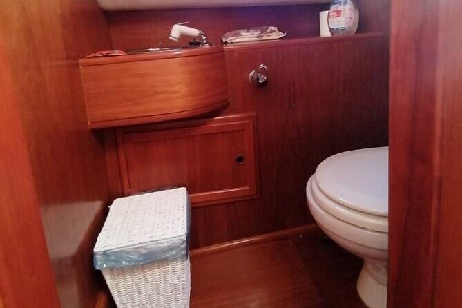 Three Hour Private Guided Tour of Capri with a luxury Gozzo cabin cruiser - Grotta Verde – the gem of Capri