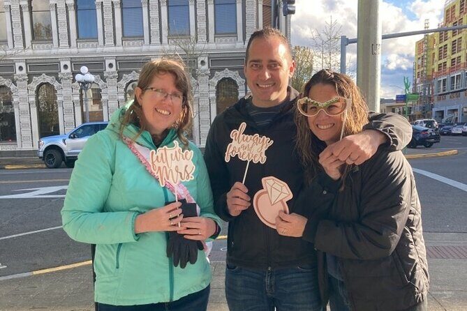 Thrilling Downtown Scavenger Hunt Game in Milwaukee - An In-Depth Look at the Milwaukee Crazy Dash Experience