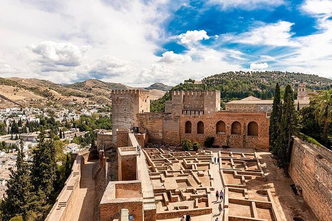 Tickets included: Alhambra Tour (Gardens, Alcazaba, Generalife) - Who Is This Tour Perfect For?