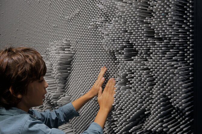 Tickets to the Museum of Illusions Valencia, Where Nothing Is What It Seems - The Value of the Experience