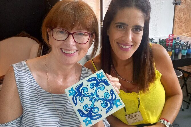 Tile Painting and Cocktails in Downtown Porto - FAQ
